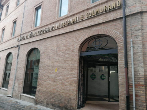 La Bcc apre le porte all’artista emergente Federico Borroni | Cronache ...