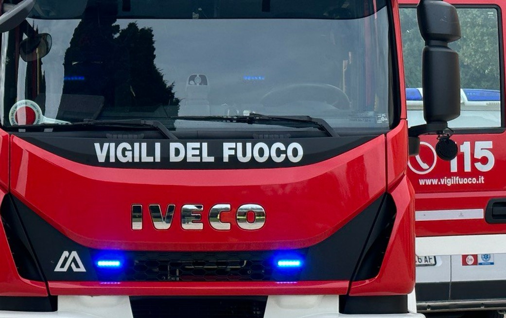Fiamme al campus universitario, a fuoco cappa e piano cottura nell ...