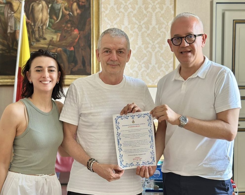Francesco Micucci, numero 1 della stecca: premiato in Comune il ...