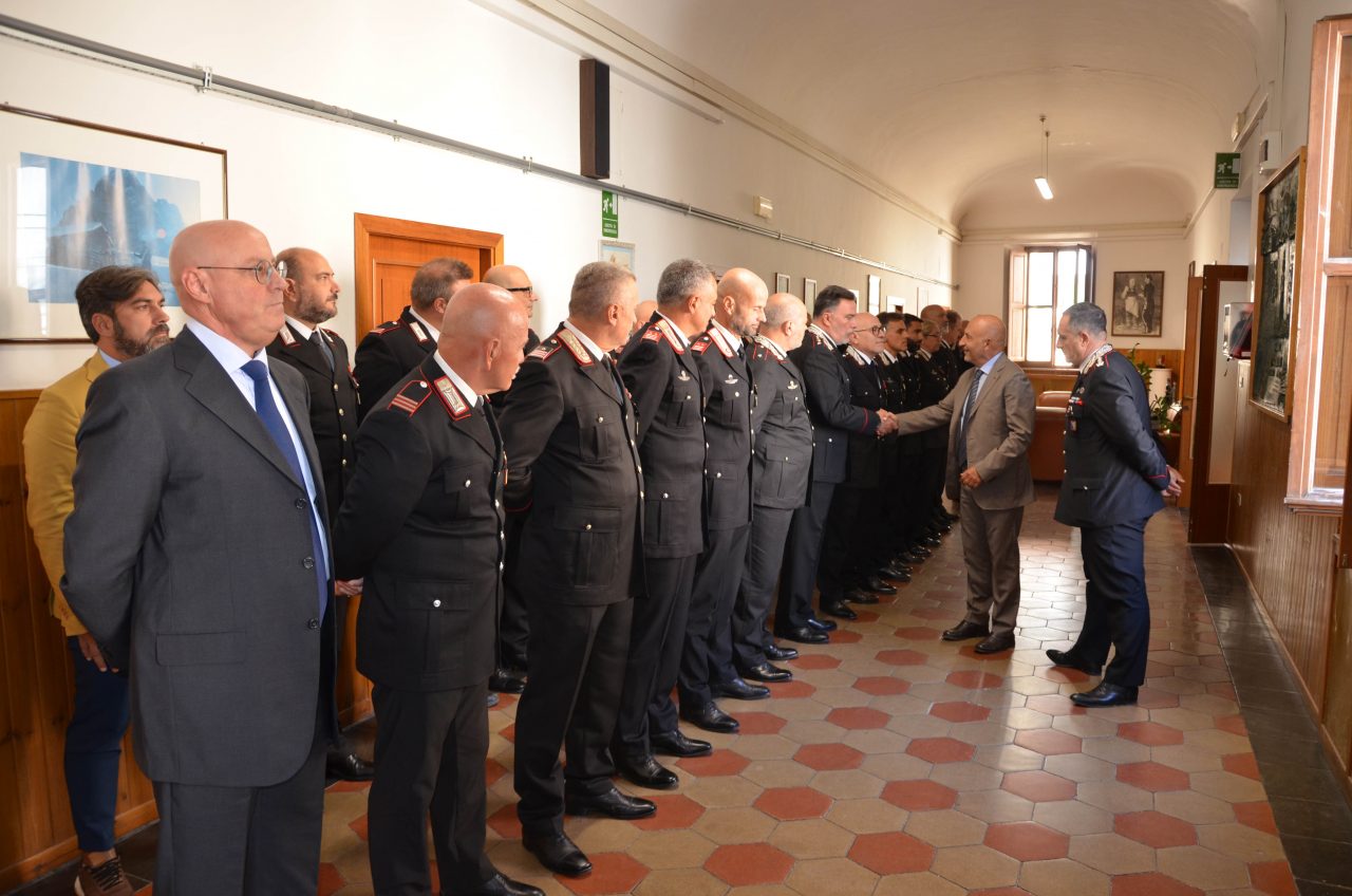 Il prefetto Signer in visita al comando provinciale dei carabinieri ...