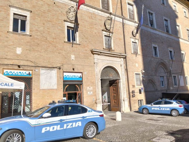 Permessi di soggiorno: aperture extra dell’Ufficio immigrazione ...