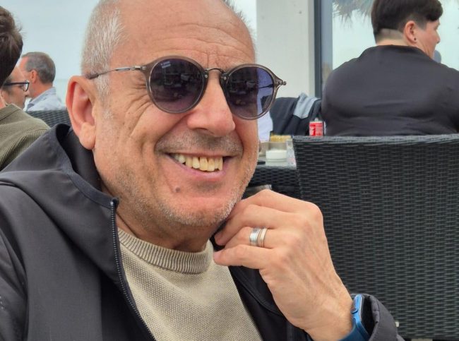 Morto il parrucchiere Stefano Paolini, storico speaker della ...