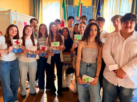 La Costituzione ai neo 18enni | Cronache Maceratesi