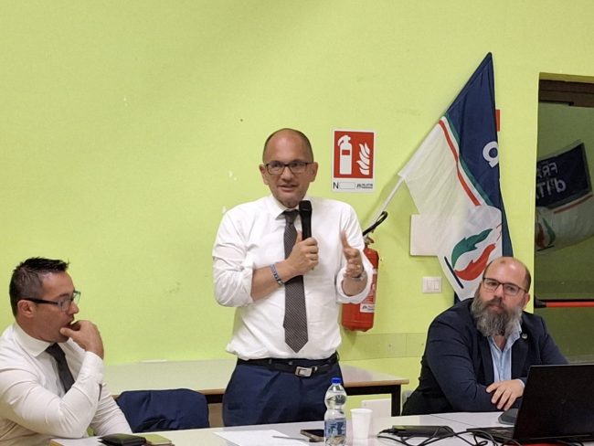Il commissario Castelli a Visso: «Le Sae? Potremmo prenderne la ...